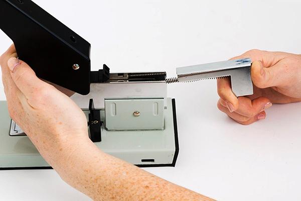 Blue Summit Supplies Heavy-Duty Stapler, Multiple Staple Sizes, Full S